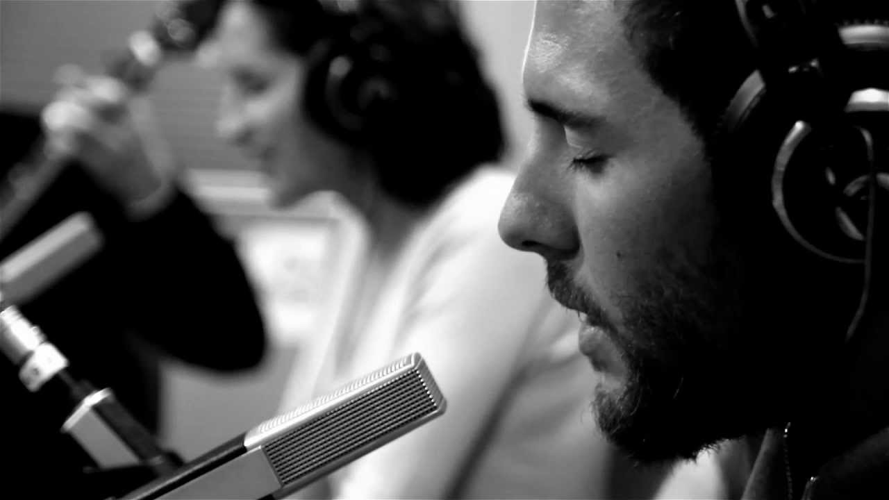 Maez "Roads" Live at The Radio - YouTube