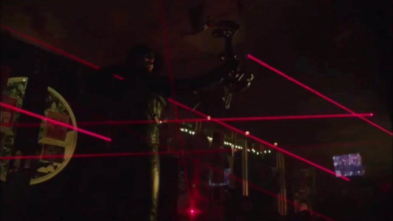 Arrow: 2x10 “Team Arrow Goes Against Shrapnel” Finale Scene [HD] - YouTube