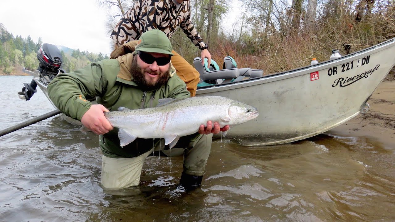 HOOKED A BIG CHROME STEELHEAD - 2016/EP04 - YouTube