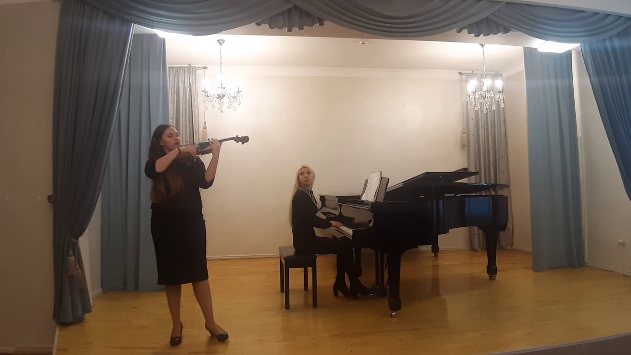 Alex | Irish Violinist in Dublin | HOOLEY!