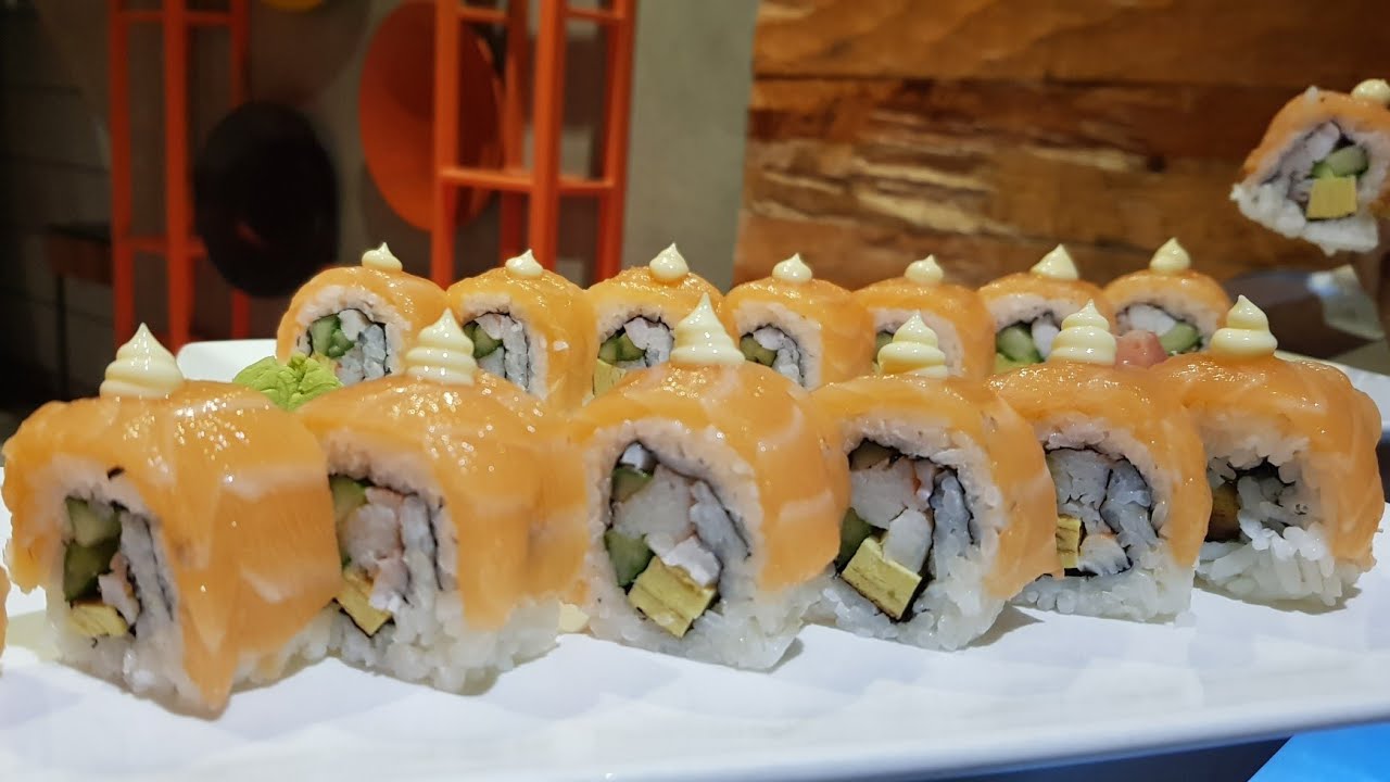 How To Make Salmon California Roll| - YouTube