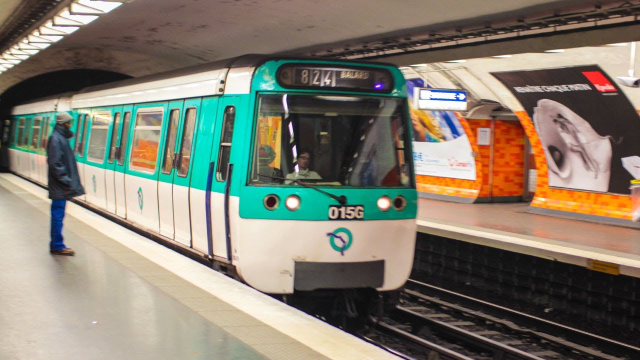 Paris Underground train MF 77 - YouTube