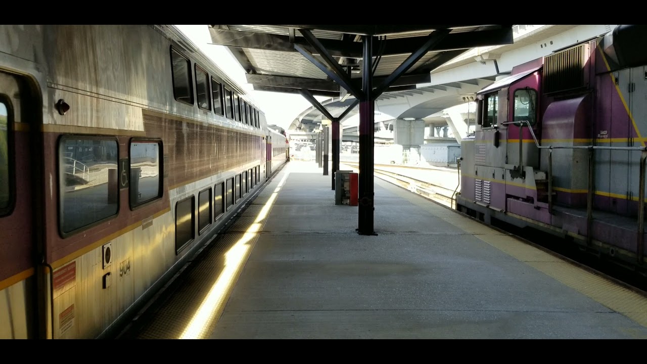 MBTA GMD GP40MC #1133 with horn show!! - YouTube