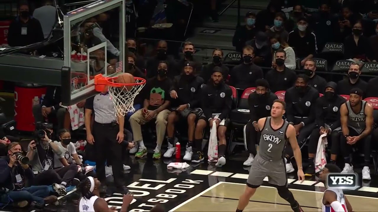 Blake Griffin Pulls An Allen Iverson Mid Game - YouTube