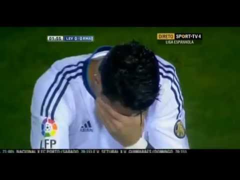 Cristiano ronaldo bleeding from the eye against Levante 2012. - YouTube
