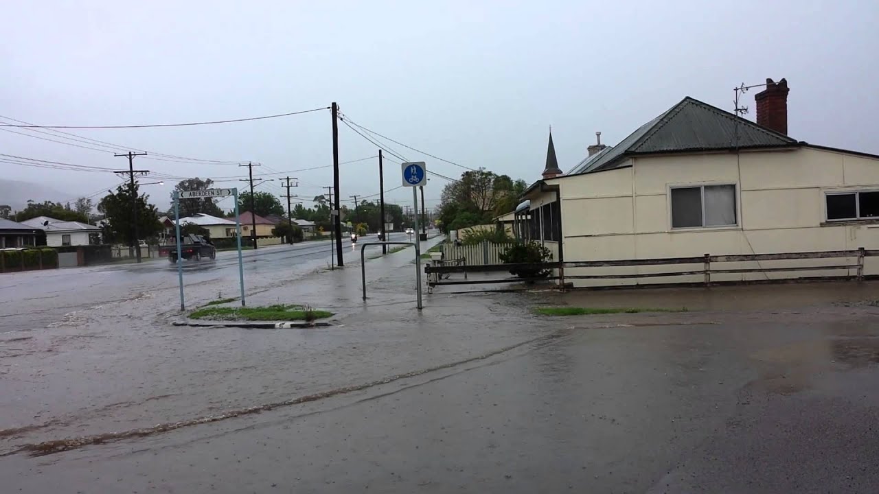 Scone storm flooding Liverpool st 23rd Nov 2013 - YouTube