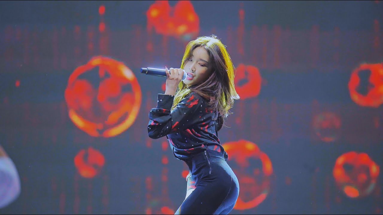 청하 (CHUNG HA) - Snapping(스내핑) @201031 청년의날 [직캠/Fancam] - YouTube