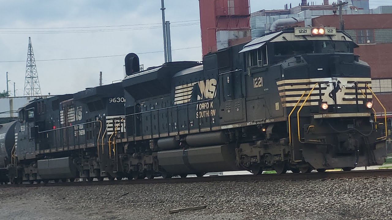 NS 1221 Leads 38G Through Springdale, PA | 6-29-24 - YouTube