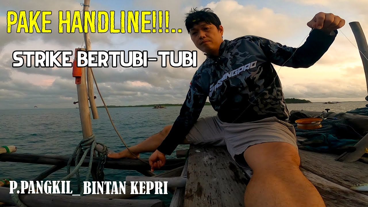 ASYIK....Tarekan Ikan Ini || Mancing Ikan Selar Como Di Kelong Apung ...