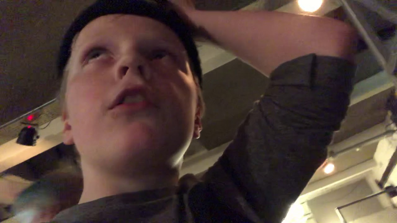 Raar kind pesten #2 - YouTube