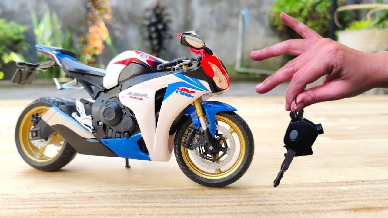 Unboxing of Kawasaki Honda CBR 1000RR Fireblade | Diecast Bike | Scale ...