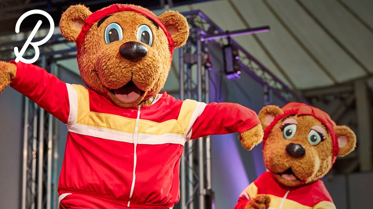 TIME TO GET UP AND GO WITH BILLY AND BONNIE 🐻 🐻 I BUTLIN'S - YouTube