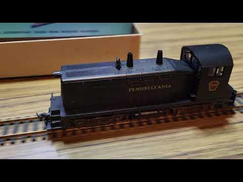 Athearn Blue Box PRR SW1500 - YouTube