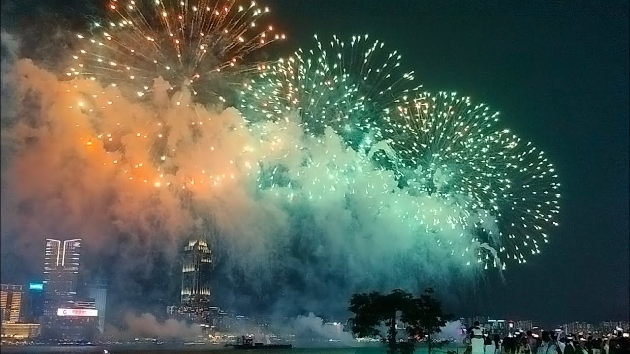 WATCHING FIREWORKS IN MID AUTUMN FESTIVAL AT ADMIRALTY ~PART 2 - YouTube