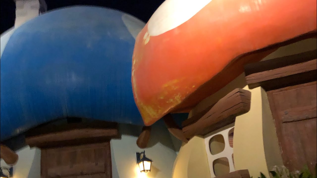 Smurf Village Tour in Motiongate Dubai - YouTube
