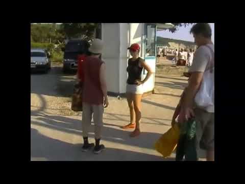 Нудисты кругом, с детями по берегу не пройдешь. Как выглядел Дивноморский берег  в 2005 . 10.08.05