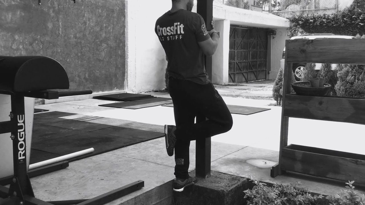 Eccentric Ankle Dorsiflexion - YouTube