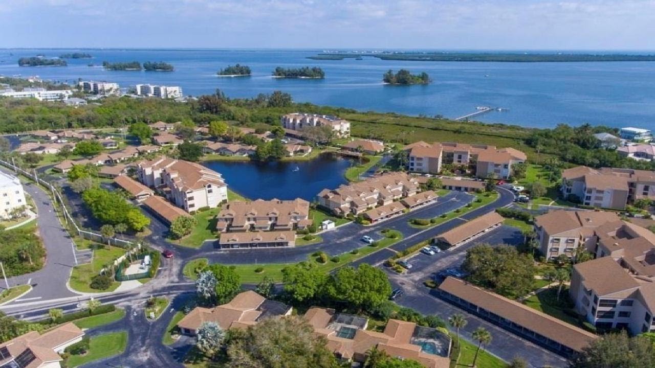 6230 N Mirror Lake Drive, Sebastian, FL Presented by Joe Beaudoin ...