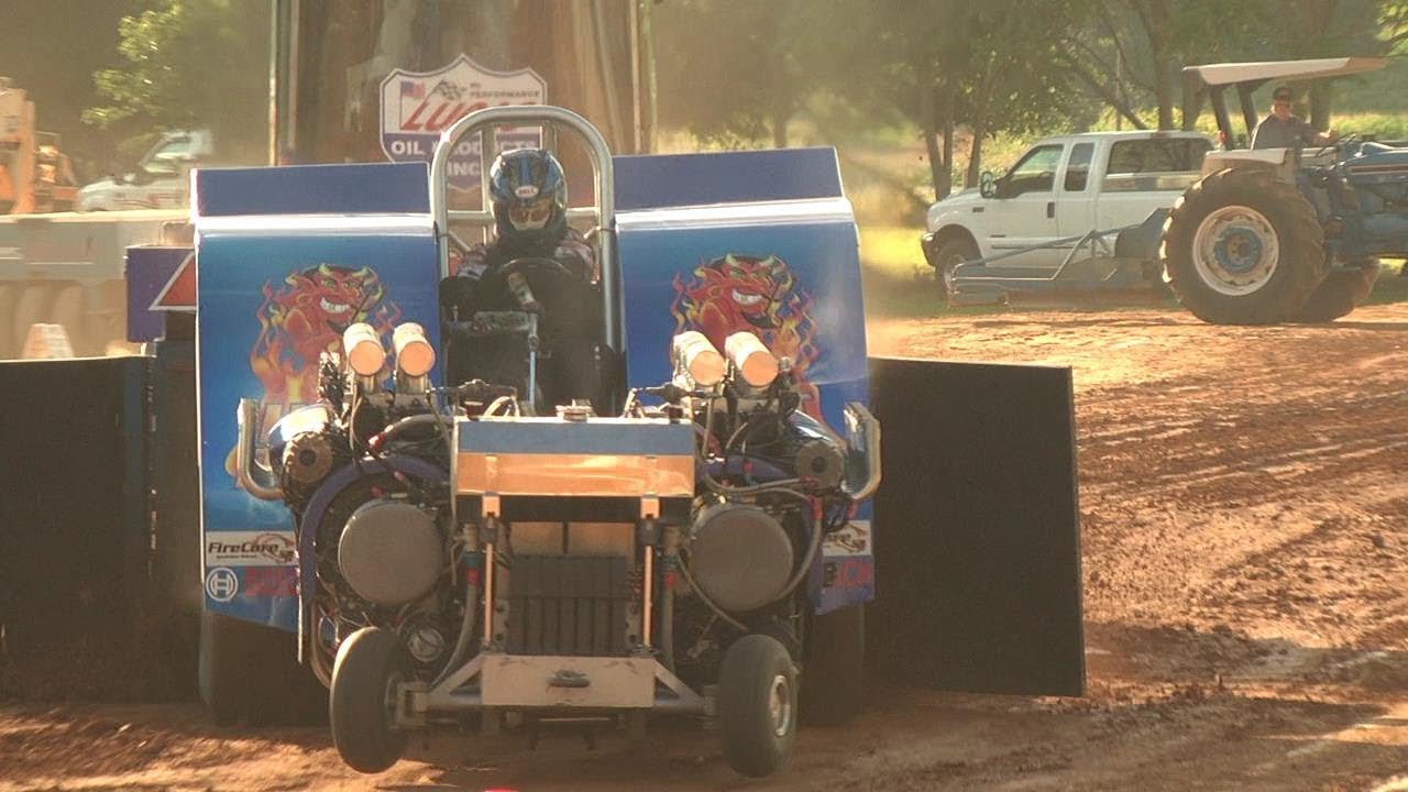 Lucas Oil Modified Tractors Pulling At Boonsboro - YouTube