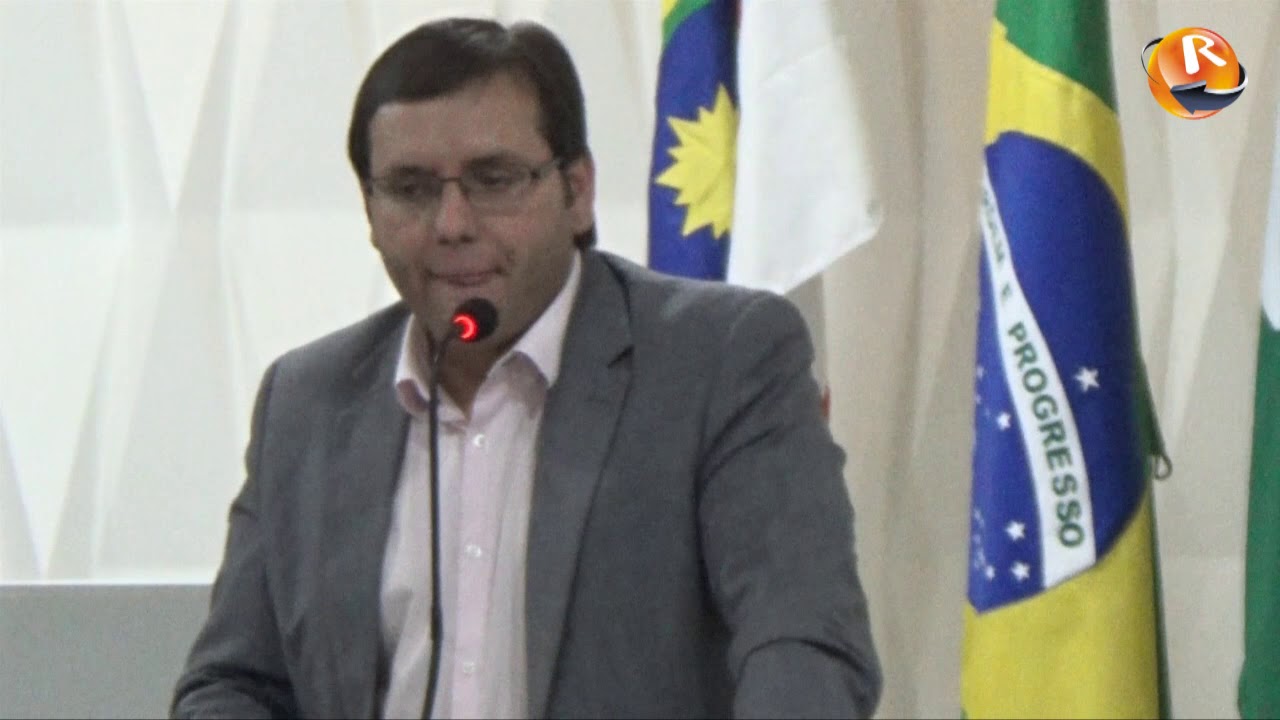 André Raimundo lamenta morte de D. Genilde do Pastel - YouTube