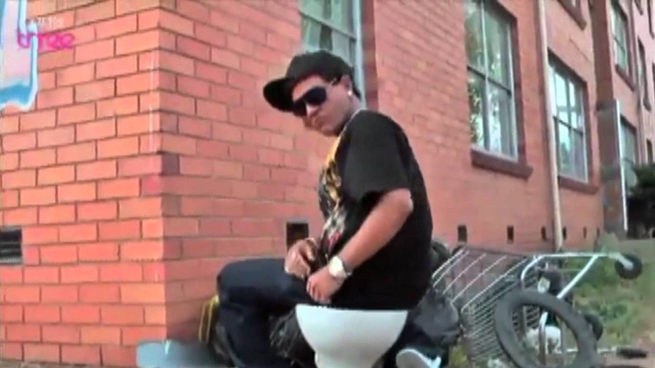 S.mouse poo on you - YouTube