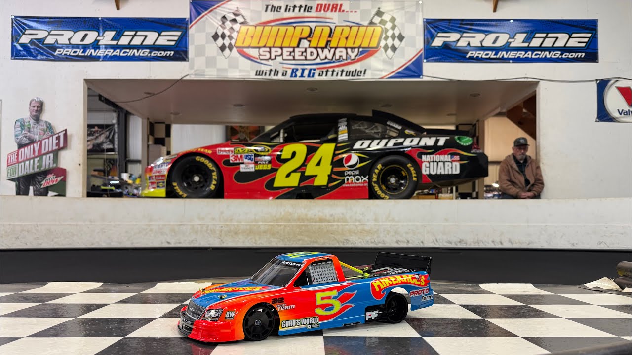 Losi NASCAR at Bump N Run Speedway - YouTube