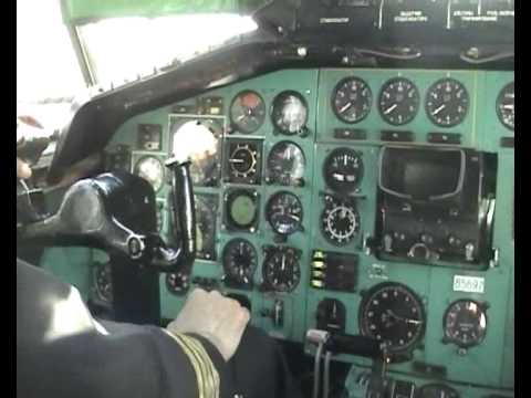 Tu-154 cockpit footage during landing in Russia (and in Russian) - YouTube