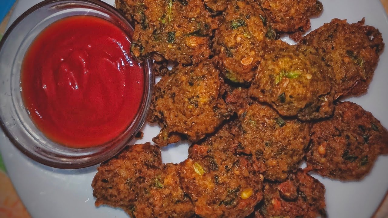 palak and Hara mung ka pakoda recipe! पालक और हरा मूंग का पकोड़ा बनाए ...