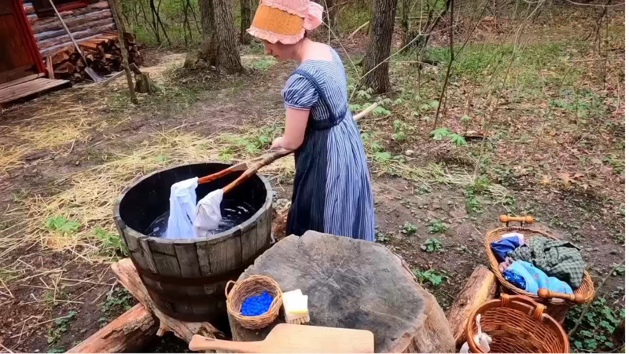 How the Amish wash clothes without modern washing machines and ...