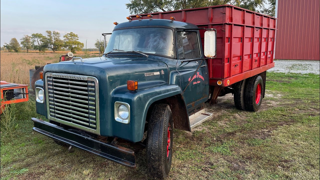 74 International Loadstar Gets Ready for Spring Work - YouTube