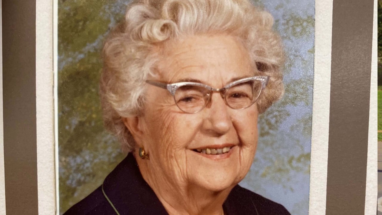 Florence Markofer - YouTube