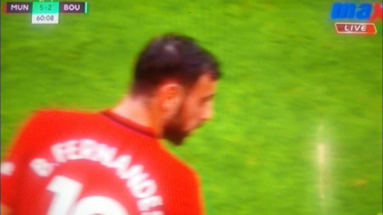 Bruno Fernandes Free Kick Goal 5-2 Manchester United vs Bournemouth ...