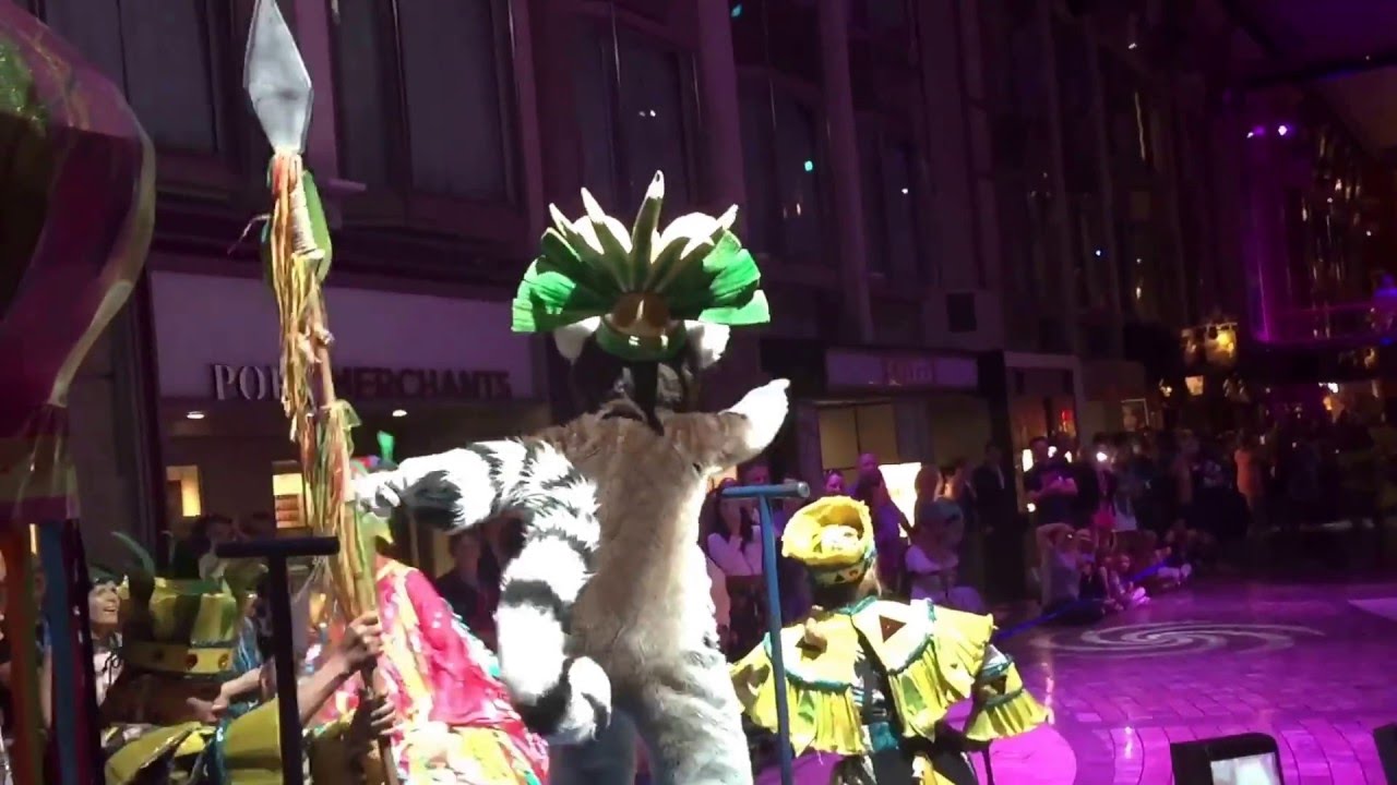 Dreamworks Move It Parade at the Voyager of the Seas Royal Promenade ...