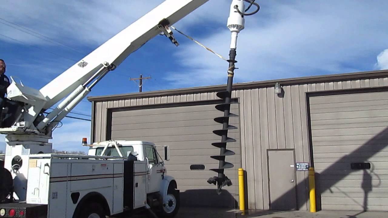 digger derrick operation - YouTube