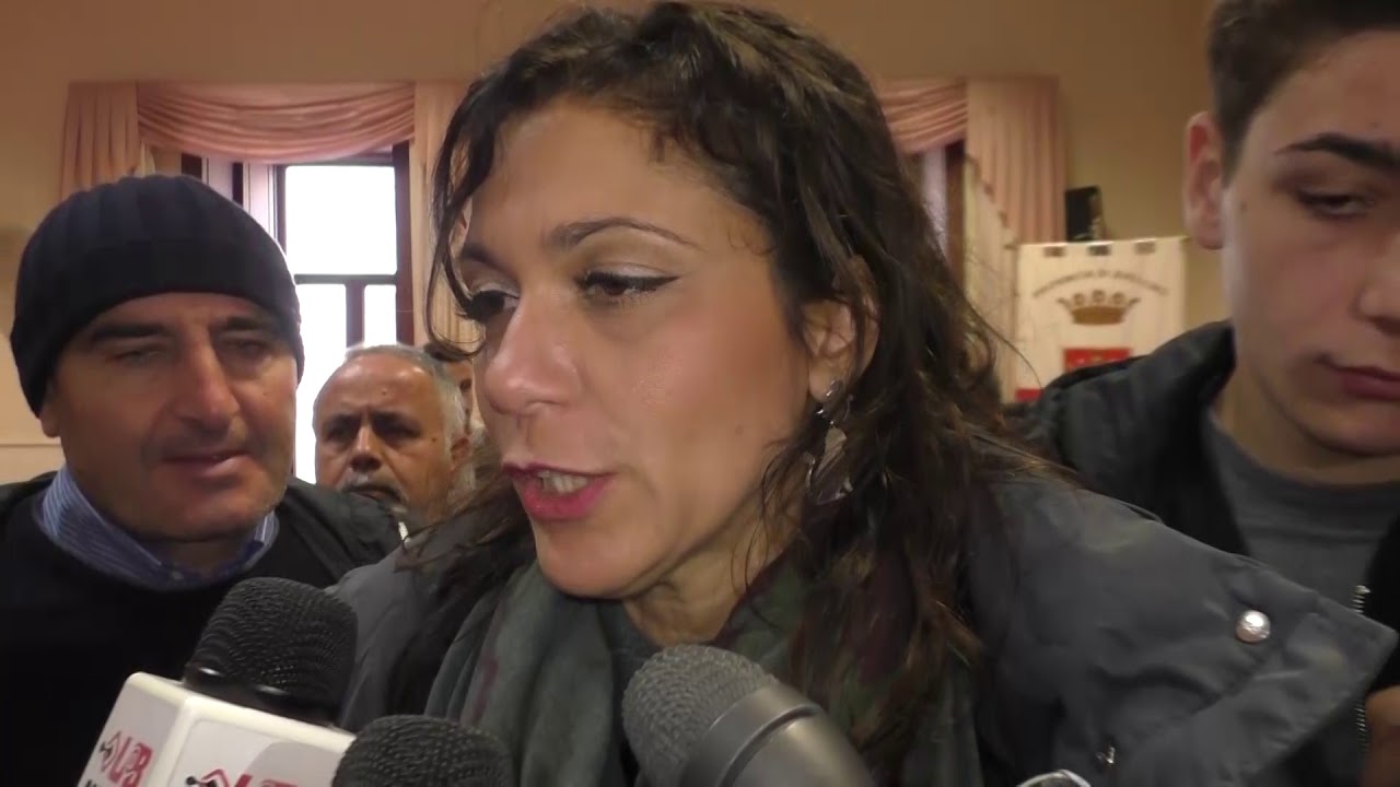 Mancini (e non solo) in marcia sotto la pioggia /VIDEO - YouTube