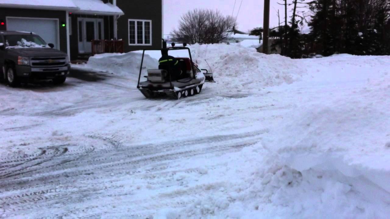 Raid trac doing donuts - YouTube