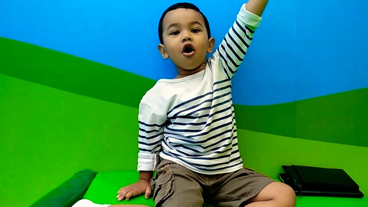 Playing at Land Of ZooMoov - Bermain di Taman Bermain # Martua Playtime ...
