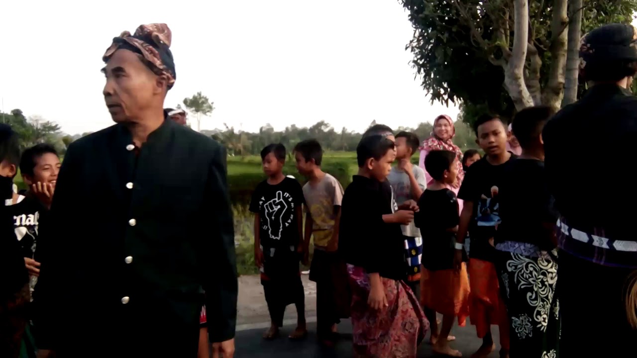Nonton pengantin lombok nyongkolan - YouTube