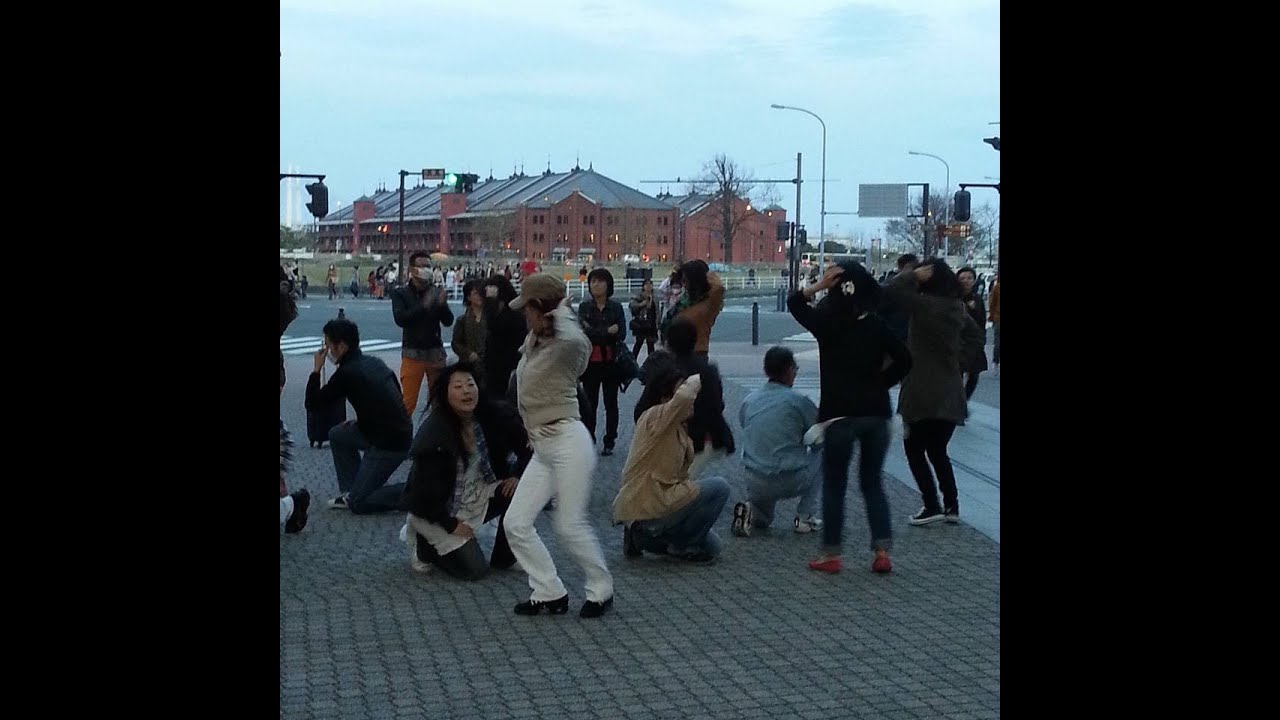 Rueda Flash Mob in Yokohama, Japan, 20140329 - YouTube
