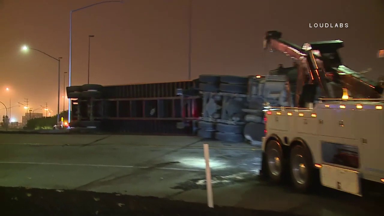 Semi Rollover / Los Angeles RAW FOOTAGE - YouTube
