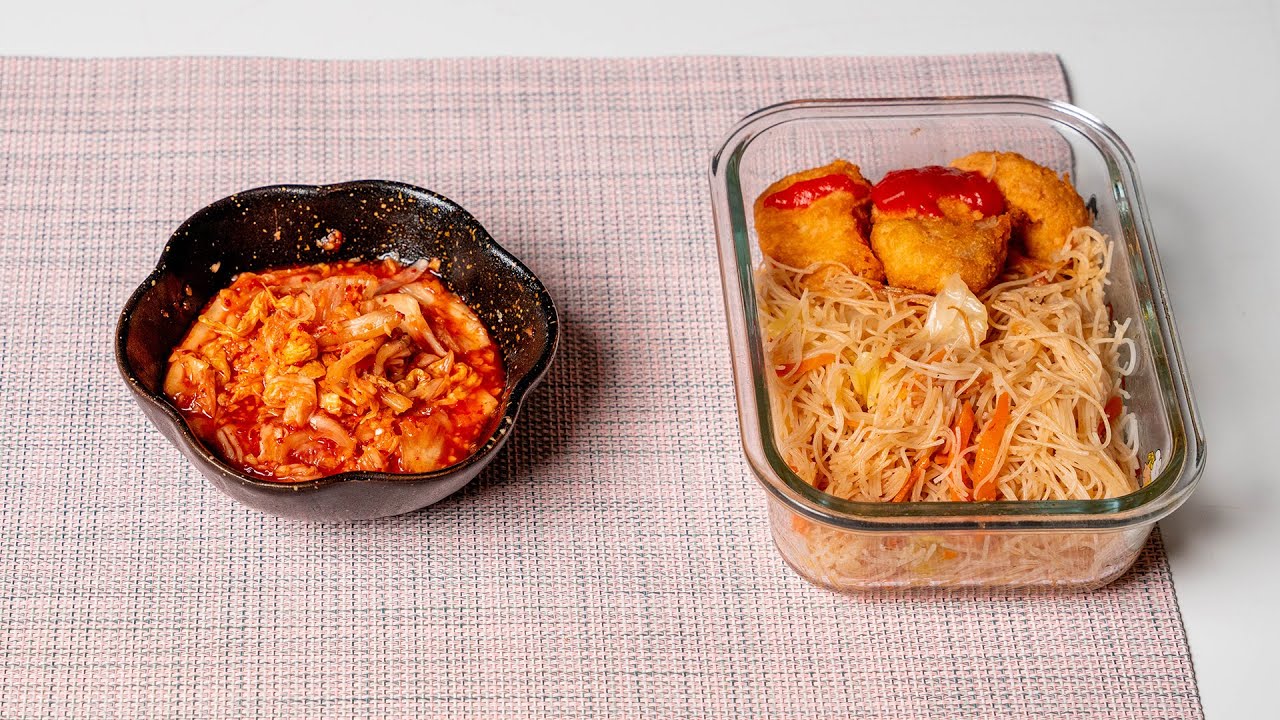 We tried JIN Kimchi with Bee Hoon - YouTube