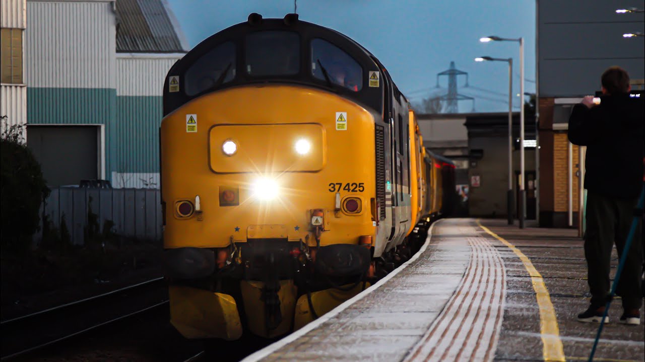 37425 leads a UTU test train out of Loughborough - YouTube