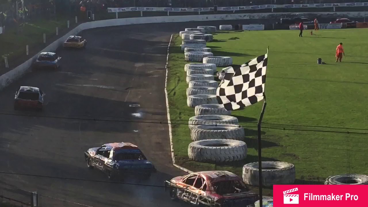 Saloon stock car Gordon barcley memorial race 2019 Cowdenbeath racewall ...