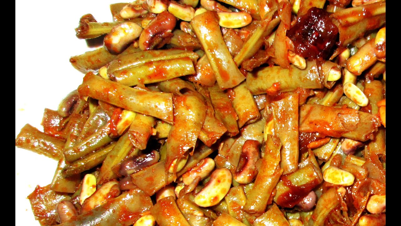 ACHINGA (PAYAR) MEZHUKKUPERATTI - KERALA STYLE - Recipe Video - YouTube