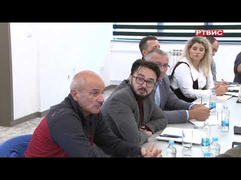Kako podržati proizvodnju meda i održivost malih pčelara, prilog RTVIS, 13.11.2023. - YouTube