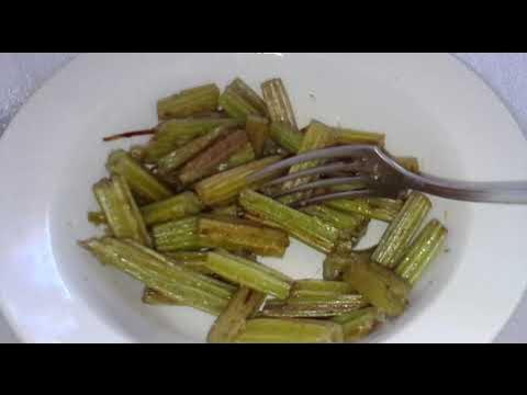 Лопух. Стебли лопуха варёные и обжаренные (после 5 часов замачивания в ...