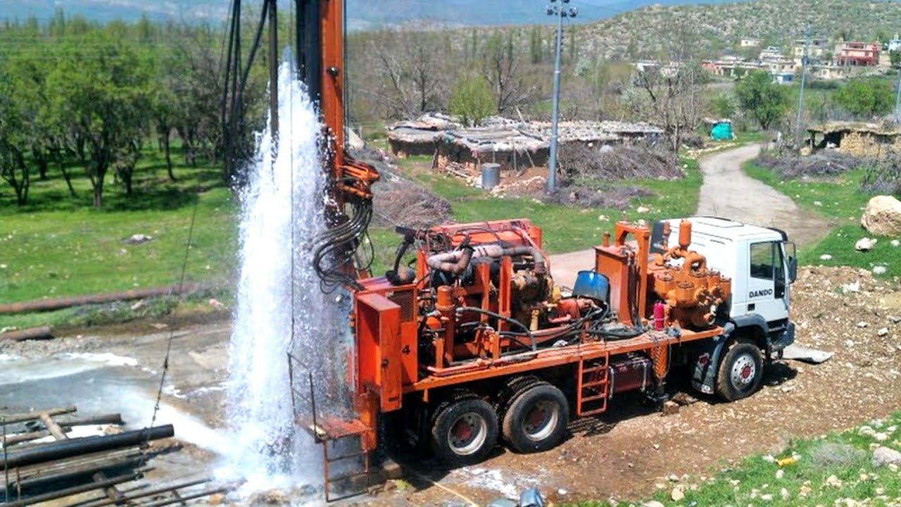 Borewell Drilling 100 फिट में फुल पानी | बोरवेल खुदाई का Complete Video ...