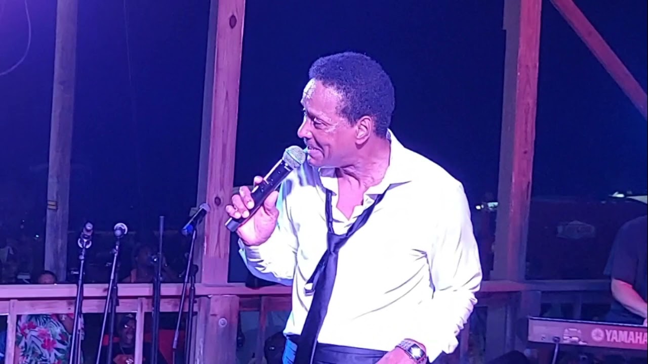 Robert Tillman (LIVE) #OnMyStage - YouTube