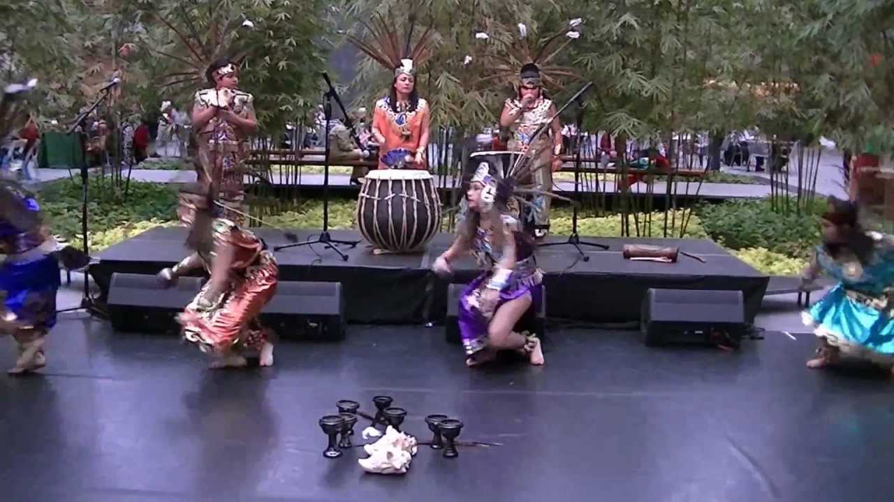 Ancient Mexican Aztec Dance in Cleveland Museum - YouTube