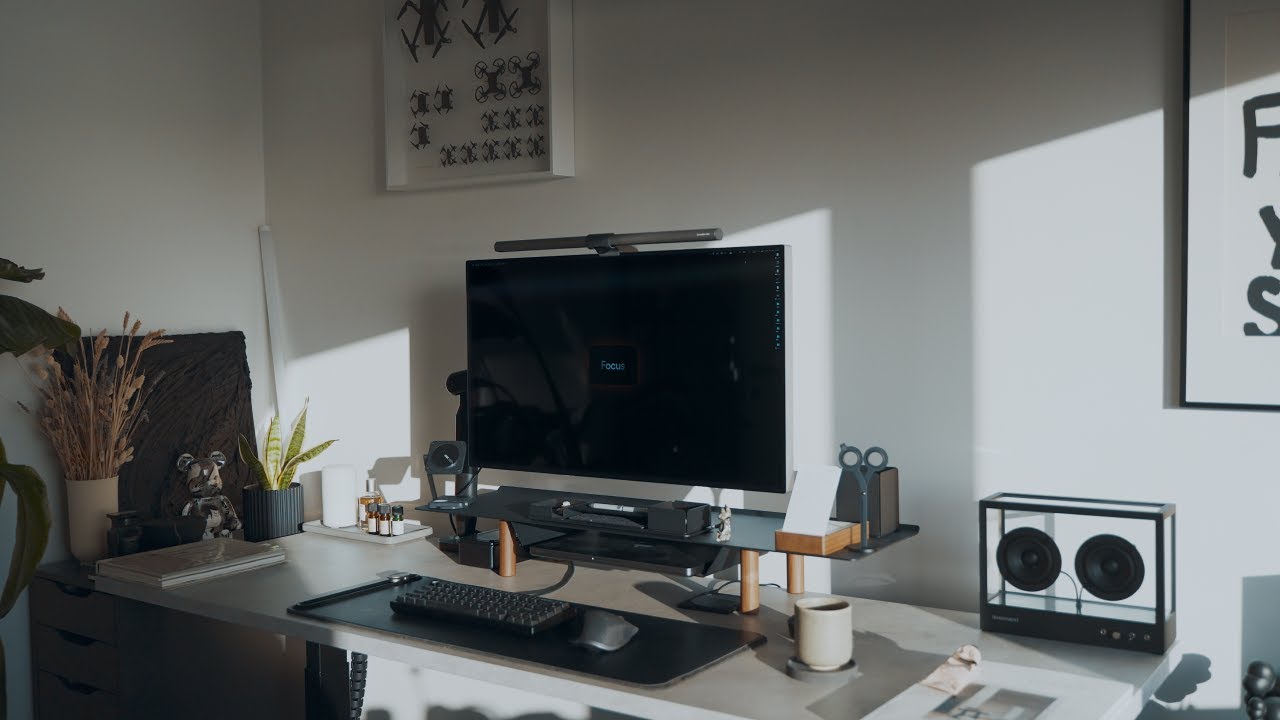 My 2024 Cozy and Productive Desk Setup - YouTube
